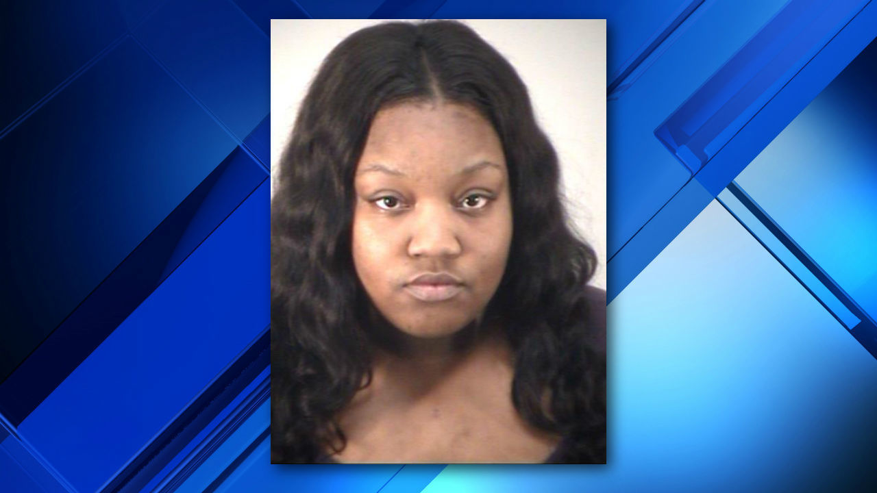 Woman accused of impersonating deputy in Villages arrested Woman accused of impersonating deputy in Villages arrested